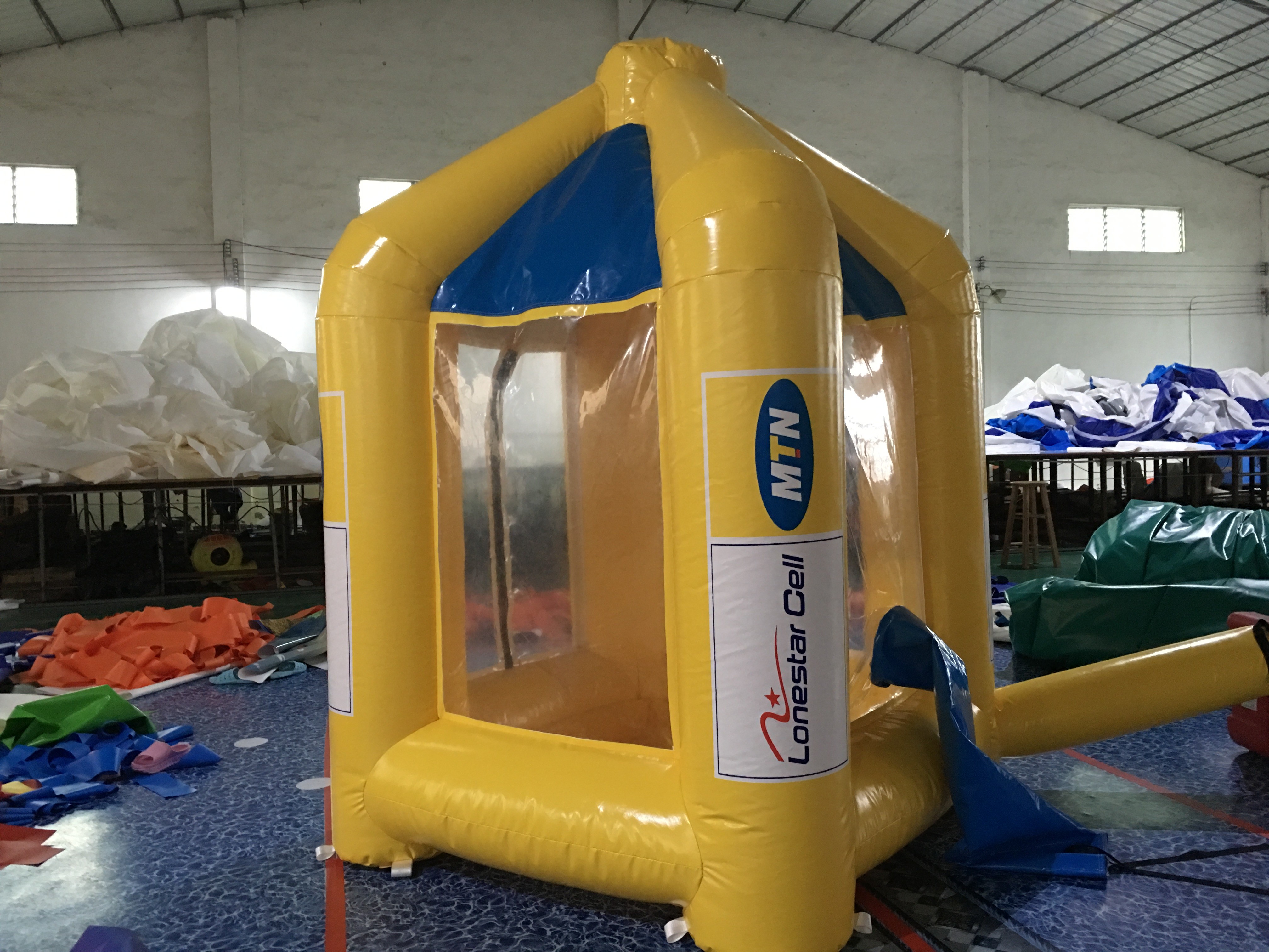 EN71 Inflatable Cash Grabber Machine Money Booth Cube For Advertising