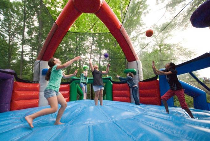 Defender Dome Inflatable Sports Games Blow Up Bounce House For Dodgeball